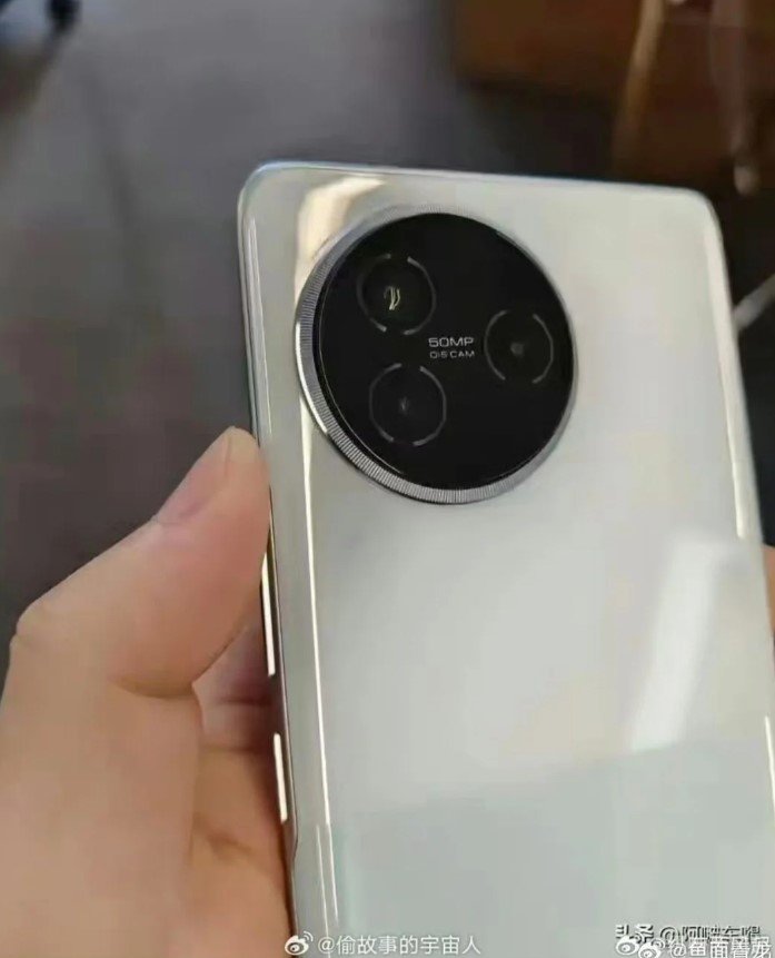 Alleged Redmi K80 Real-Life Image Leaked With a Circular Camera Island